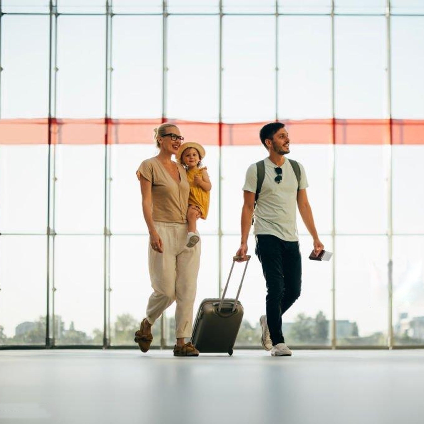 Traveling with your baby: Helpful tips for stress-free family travel ...